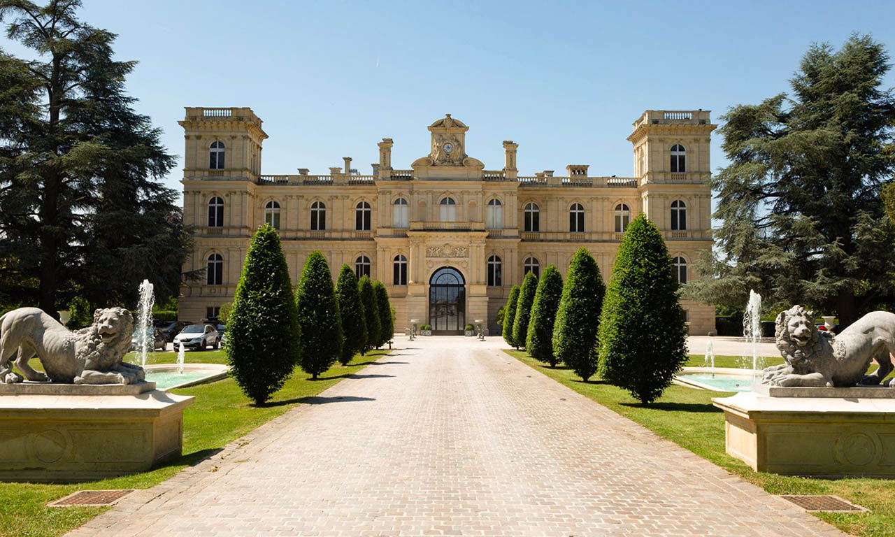 El ITESO firma convenio con la École Ferrières de Francia